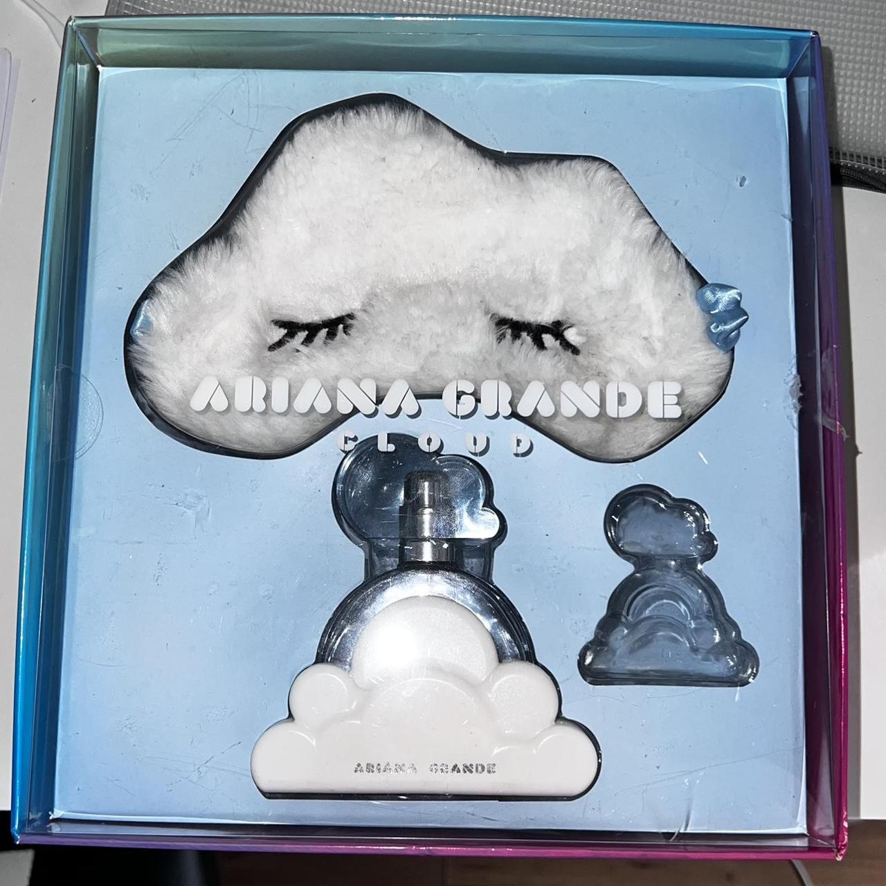 RARE Cloud eye mask - never used EMPTY mod blush box... - Depop