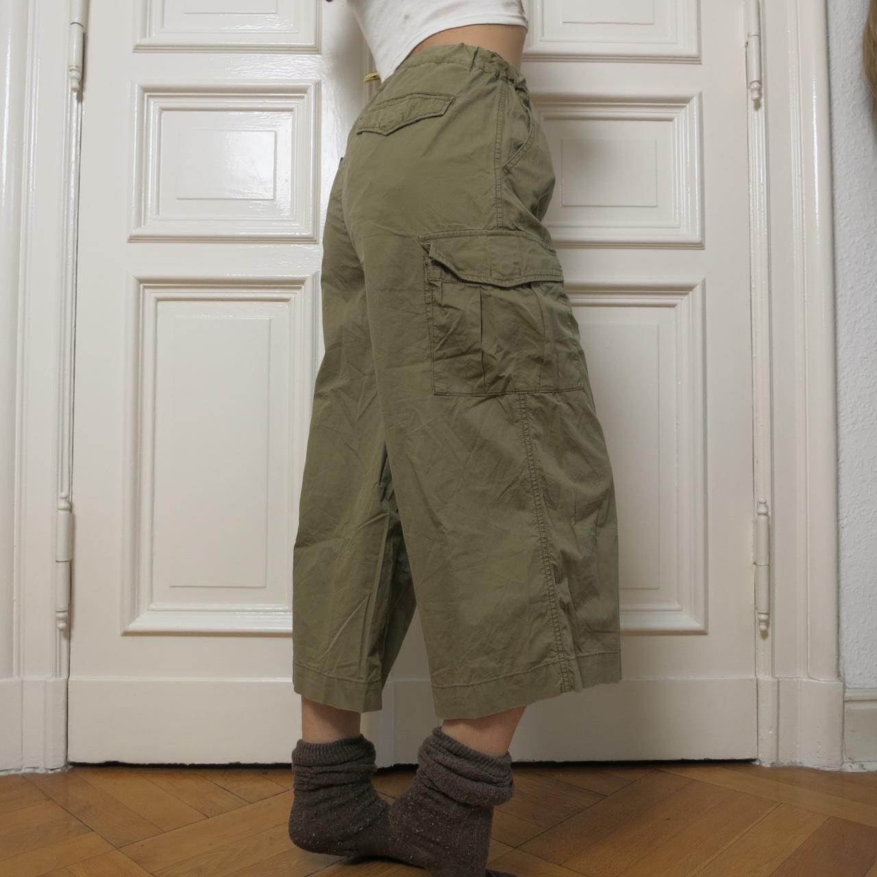 Baggy cargo capris. 100% cotton Size S ... - Depop