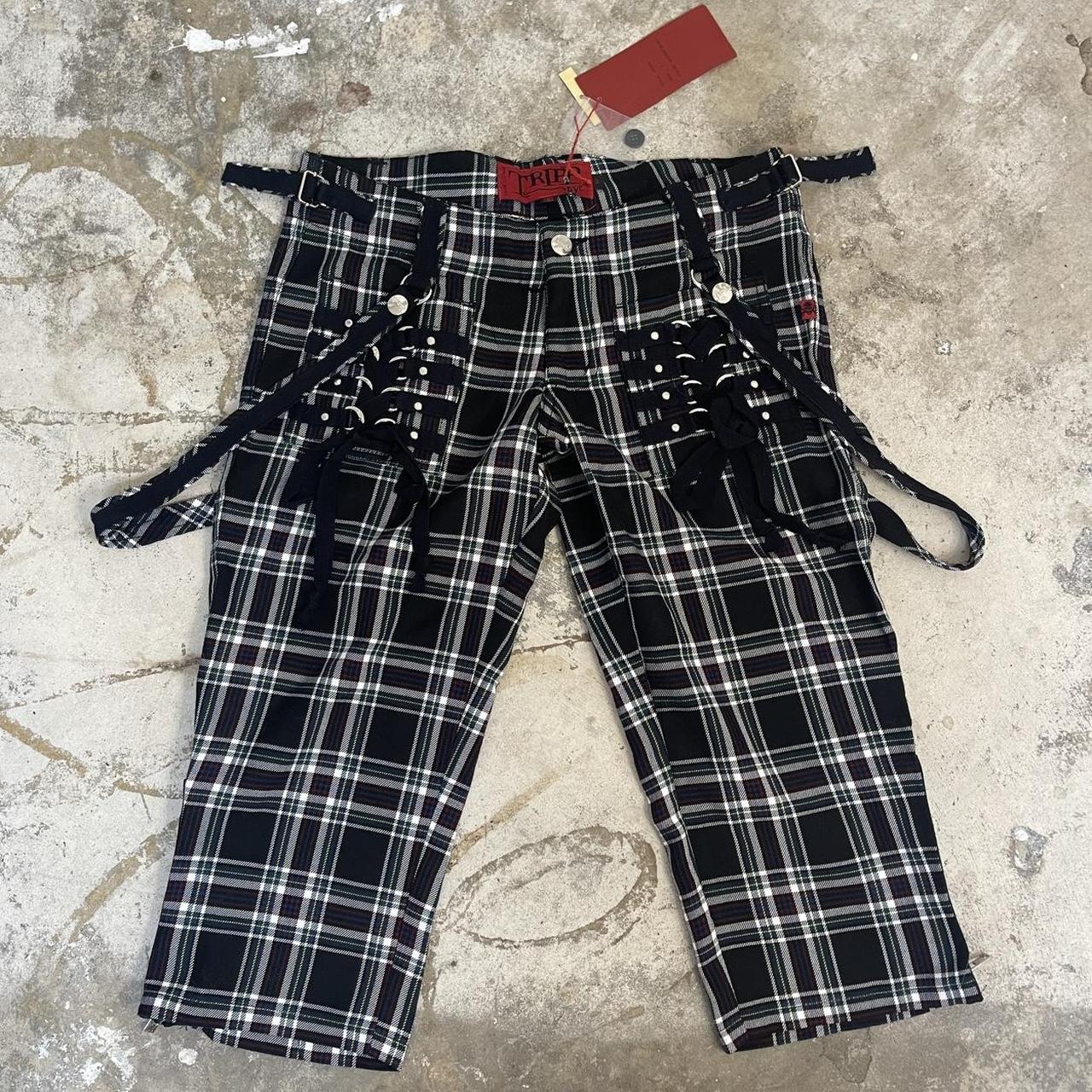 Y2K Deadstock low waisted plaid capris by Tripp NYC.... - Depop