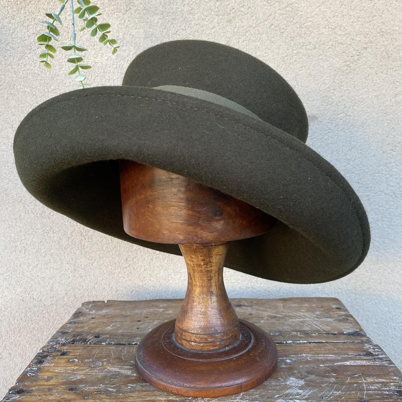 Rare vintage 90s hat Gorgeous olive khaki colour... - Depop