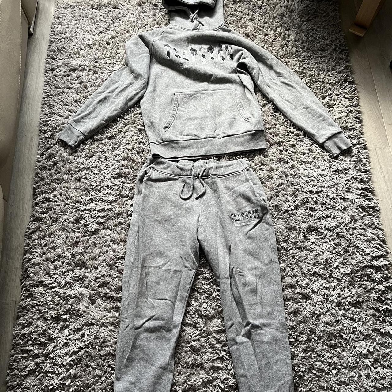 Grey trapstar tracksuit Size L Good condition - Depop