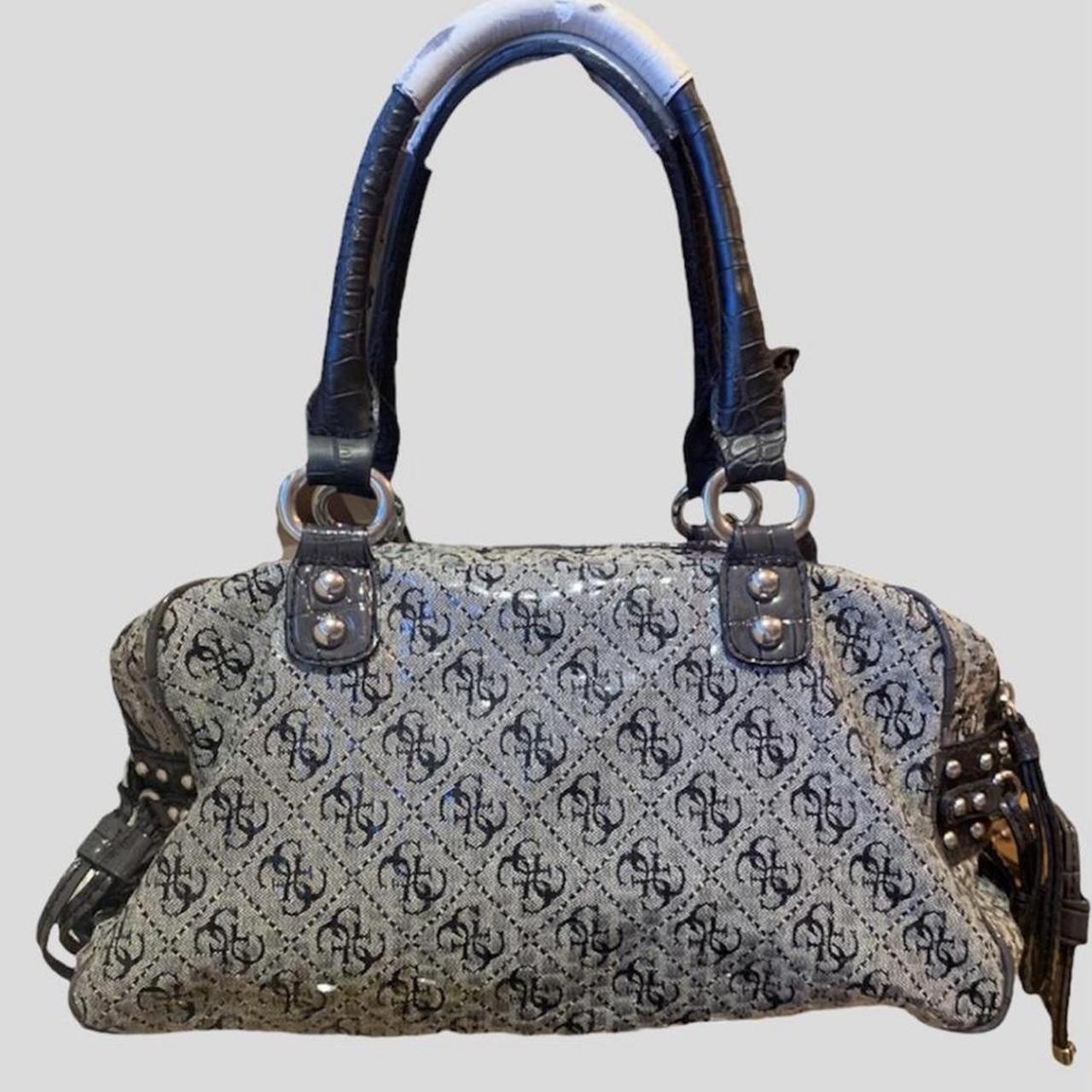 Vintage guess shoulder bag Super cute! Has sign of... - Depop