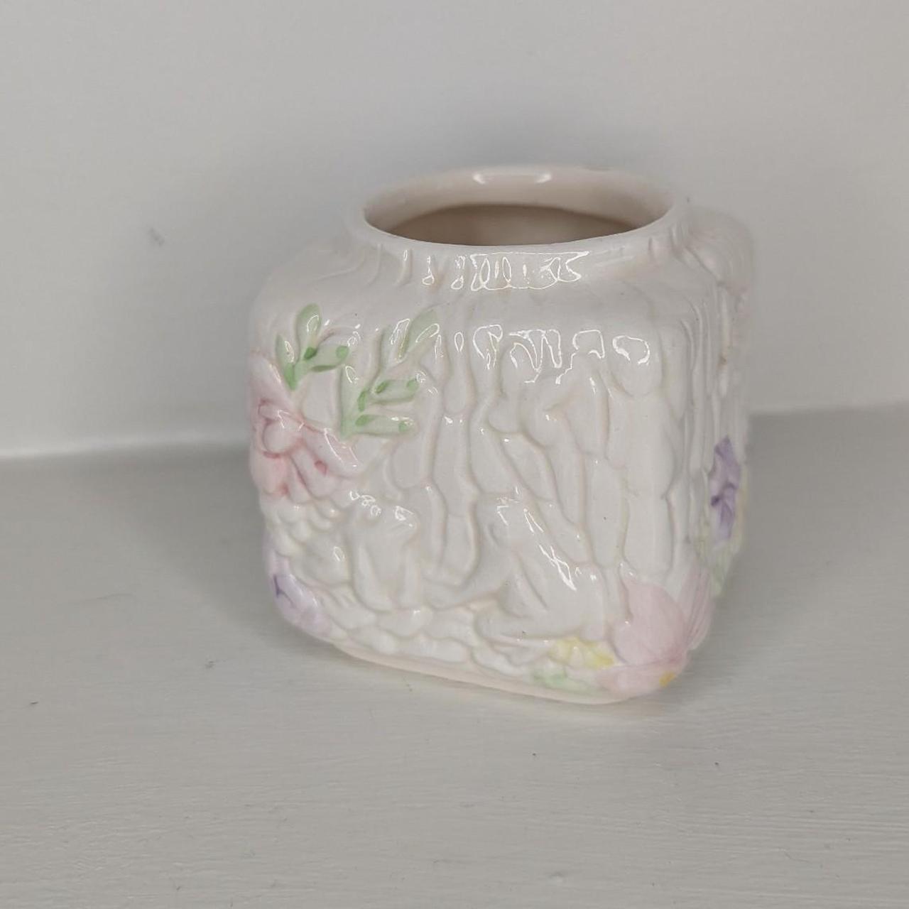 Vintage Small Ceramic Frog Vase Little vase that... | Depop