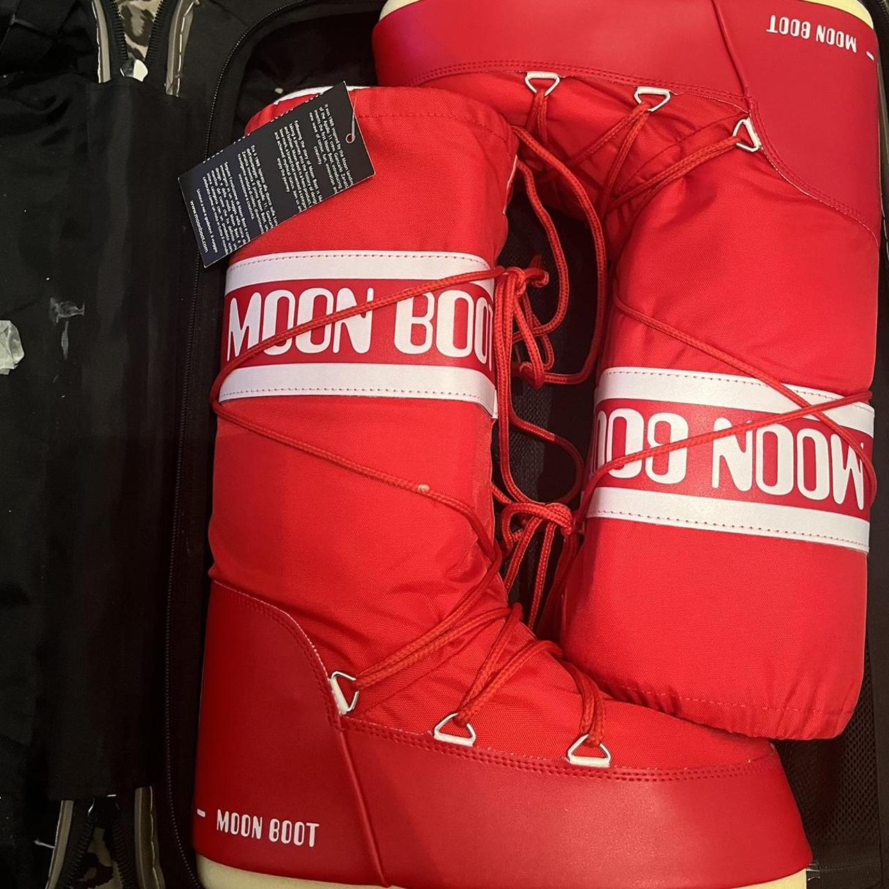 Red Moon Boots worn once just for skiday bought... - Depop