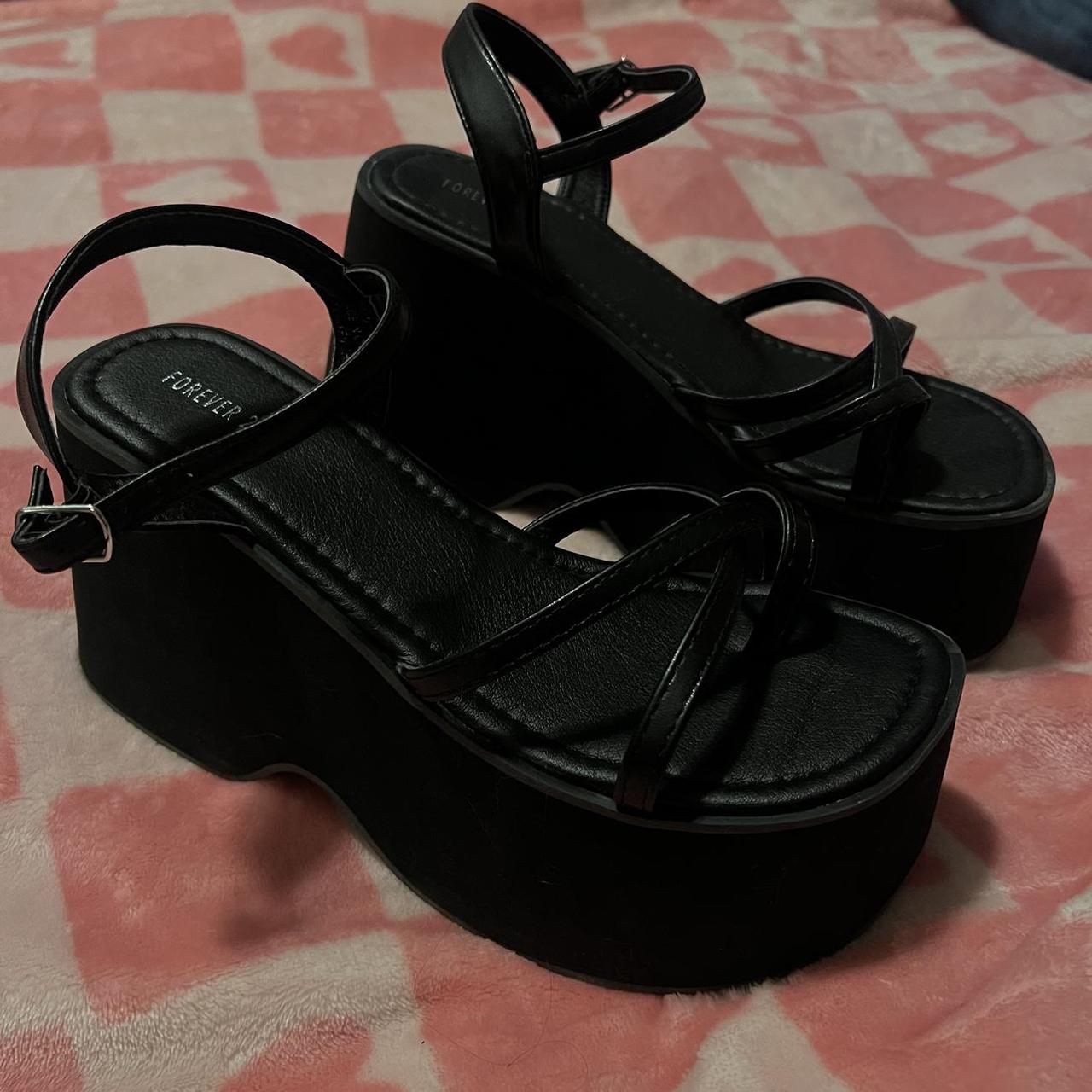 super cute chunky platform sandles with 4 inch heel... - Depop