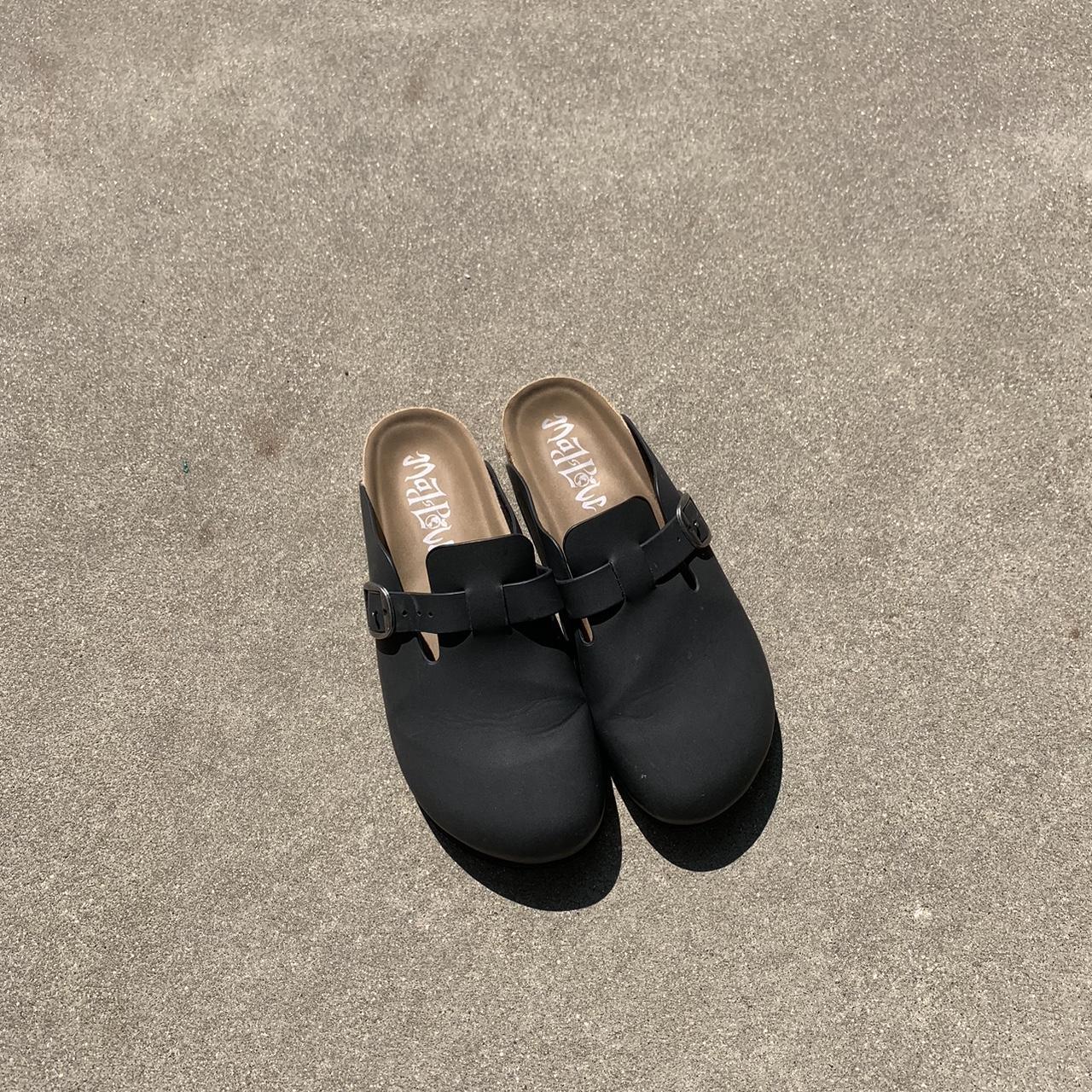 Black boston clogs dupe size women’s 7 worn... - Depop