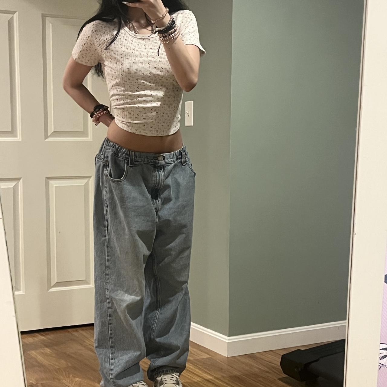 american eagle baby tee floral design xs-m - Depop