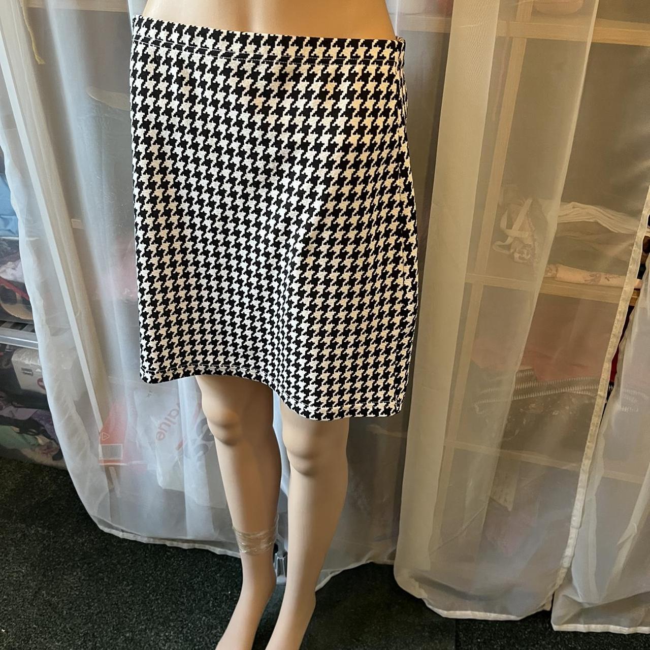 SHEIN bill/white check skirt size... - Depop