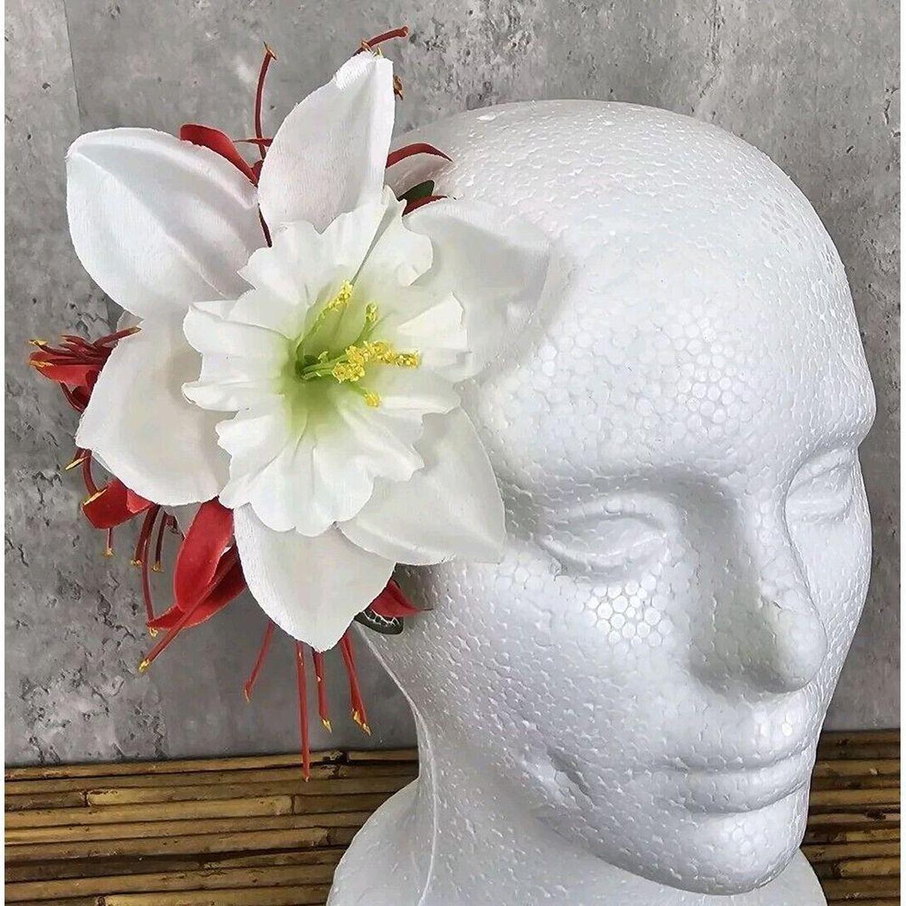 Big Dimensional White Daffodils Red Spider Lilies... | Depop