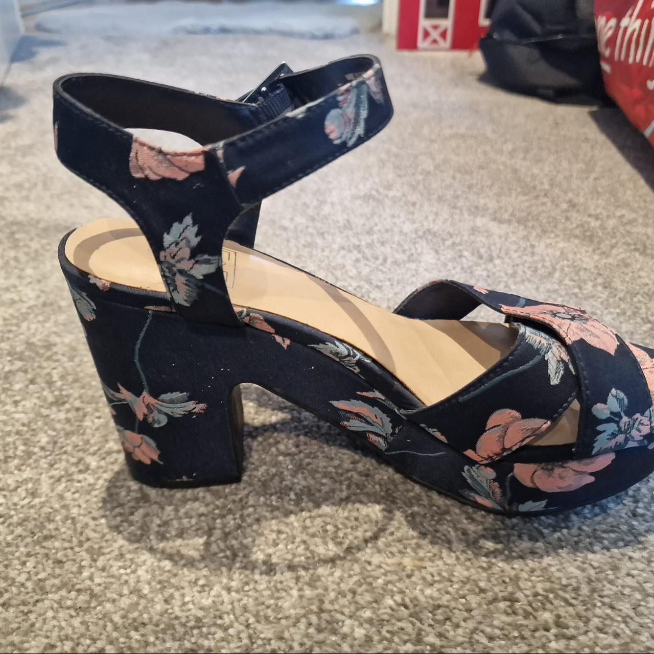 Flowery heeled sandals, summer time shoe and no... - Depop