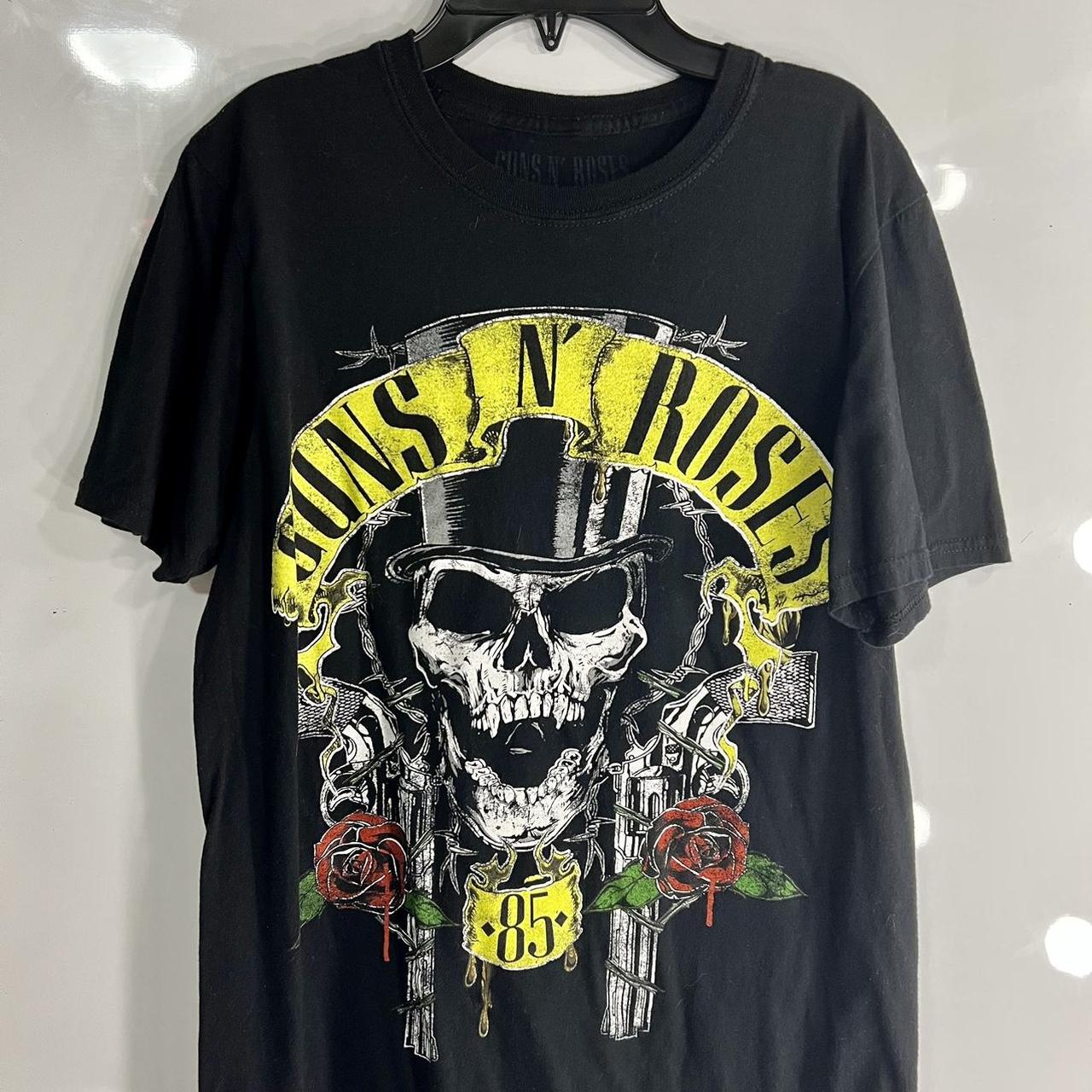 Guns N’ Roses skull graphic tee • bought from hot... - Depop