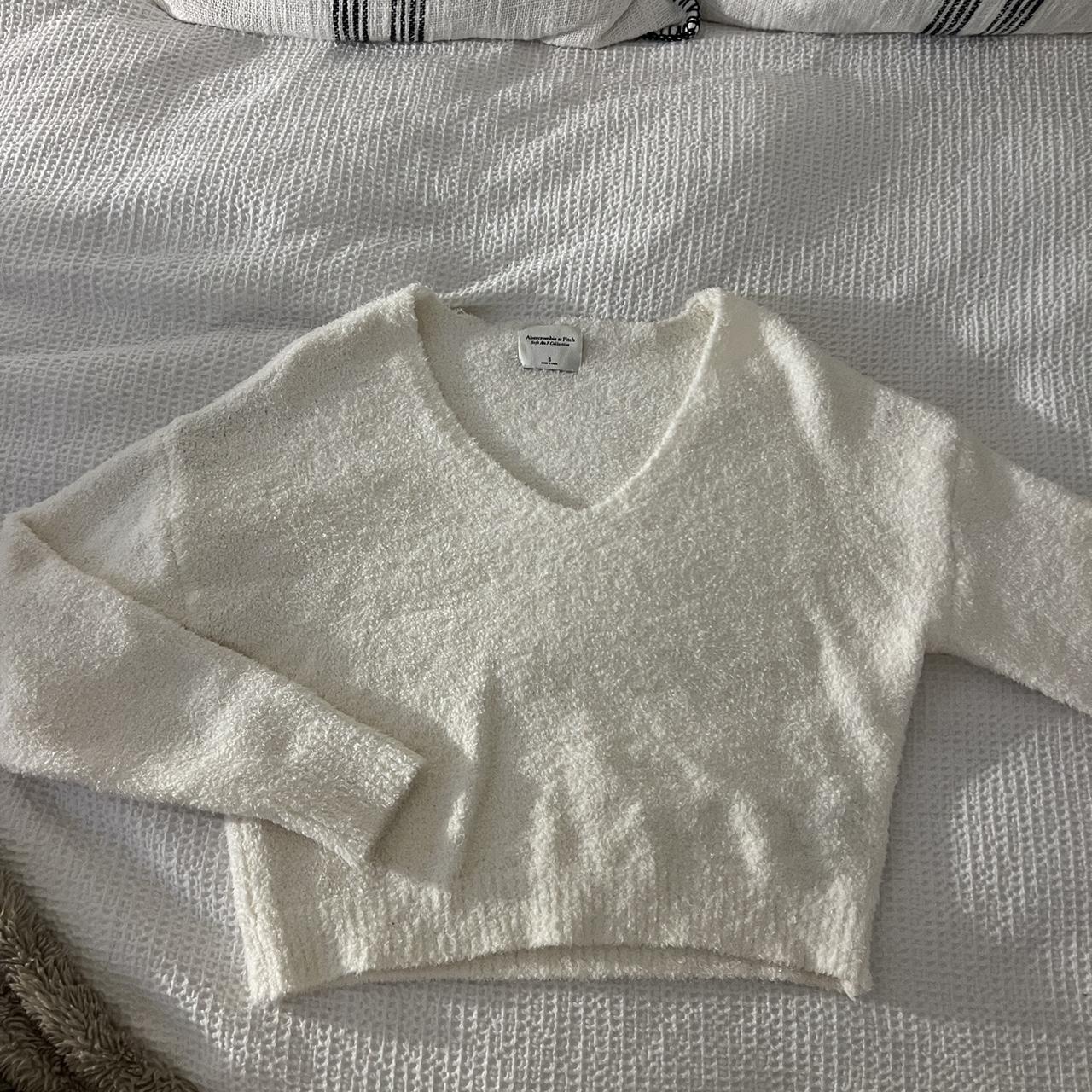 Abercrombie & Fitch Women's Cream and White Jumper | Depop