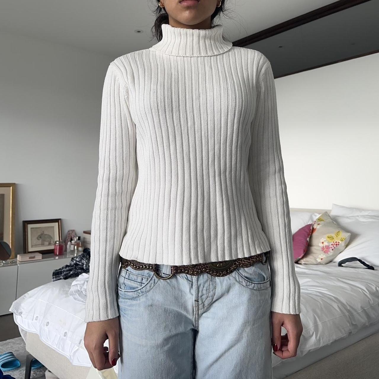 Super cute white ribbed turtleneck/polo neck jumper... - Depop