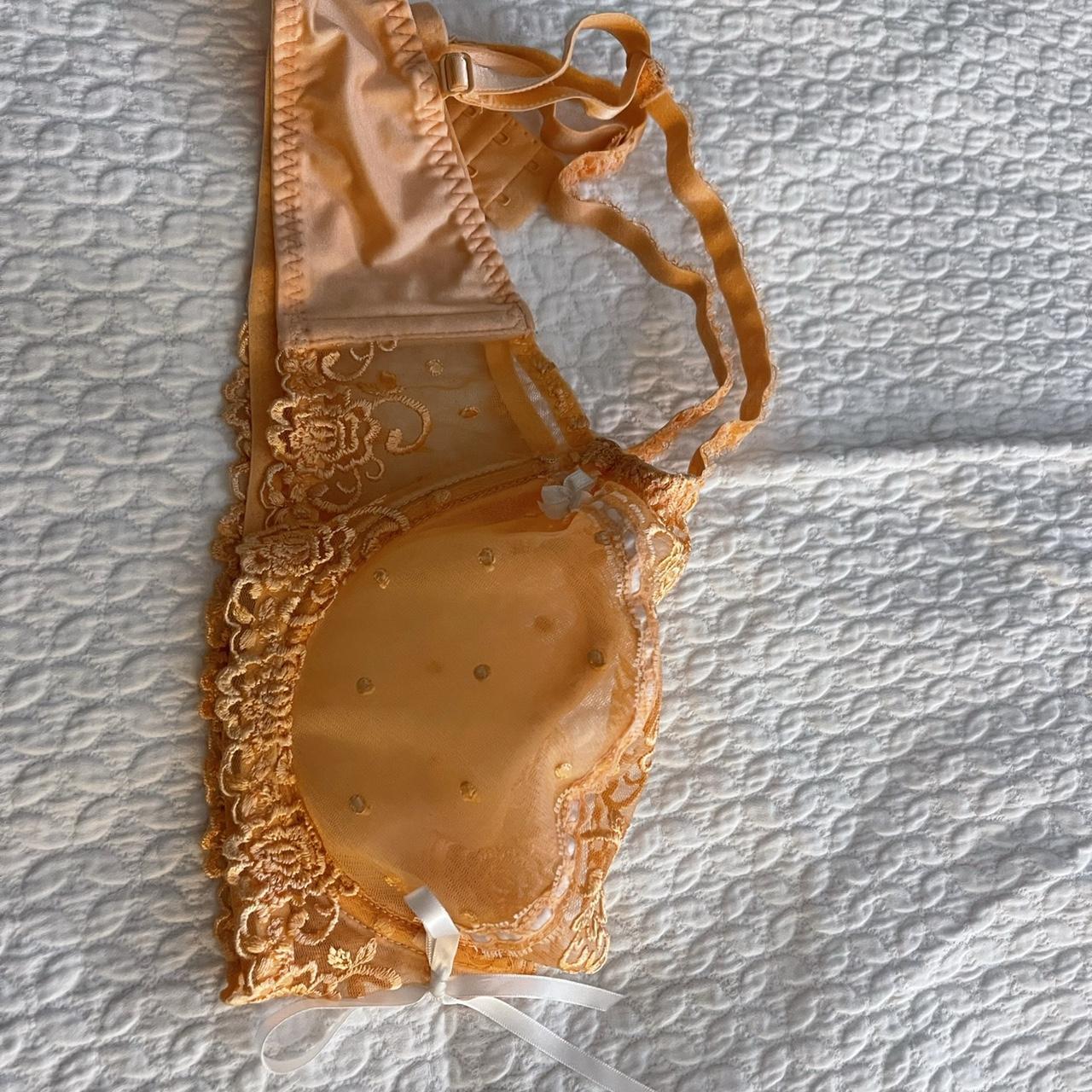 NWT Jezebel Peach Lace Bra FREE SHIPPING Size... - Depop
