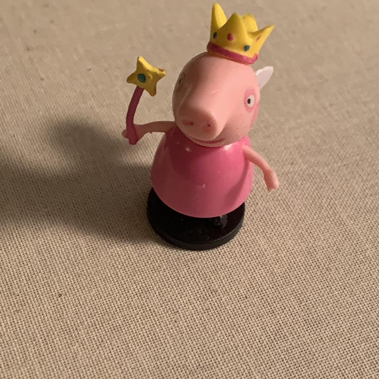 peppa pig figurine - Depop
