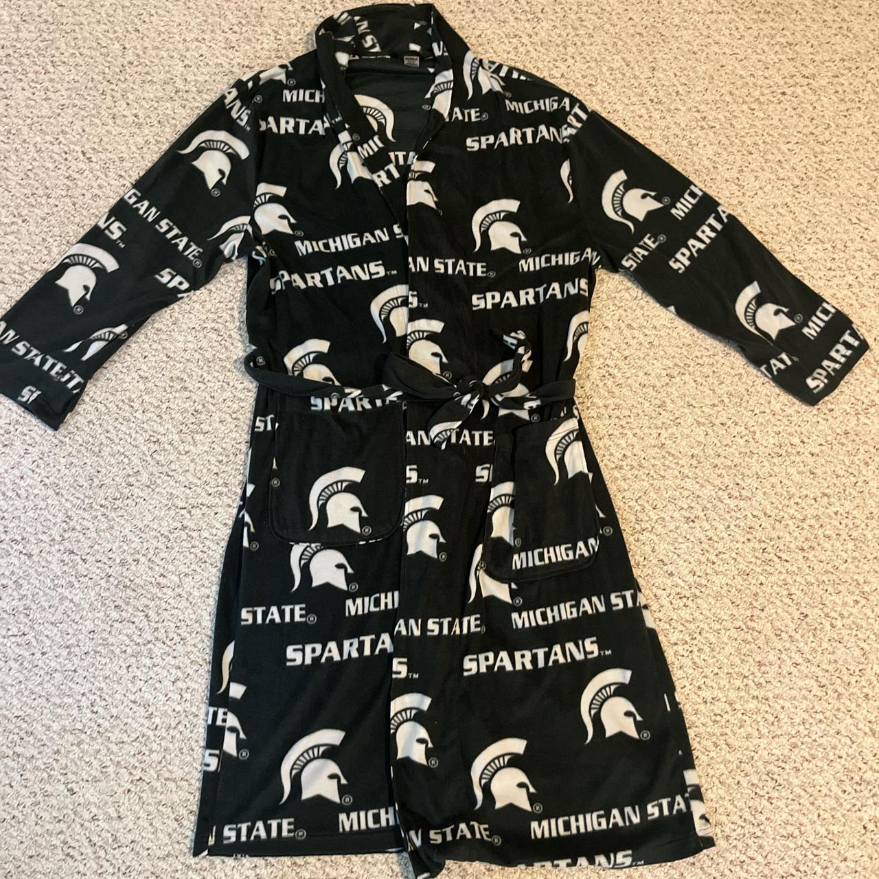 Michigan State fleece robe. “One size fits all” but... - Depop