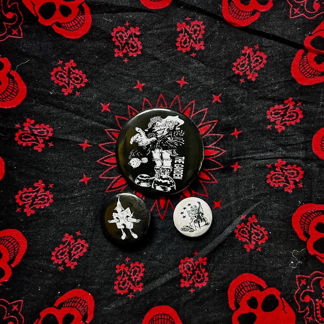 Vada Vada pin bundle, looking for trades hmu... - Depop