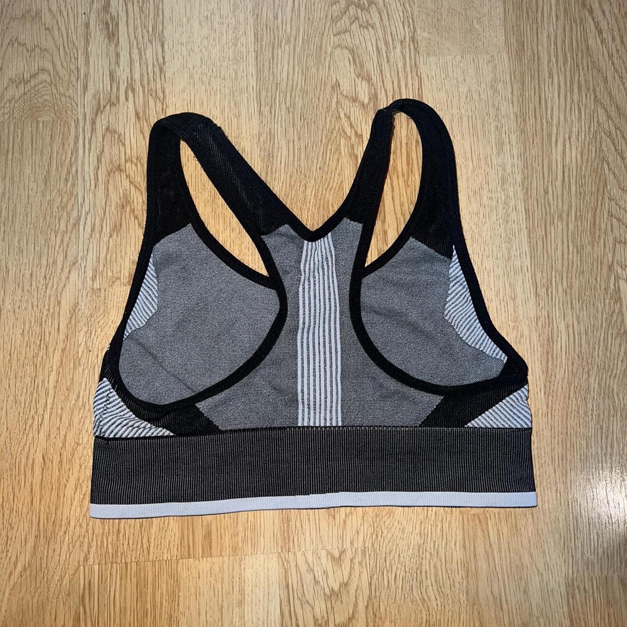 Pink workout bra crop top So cute and very... - Depop