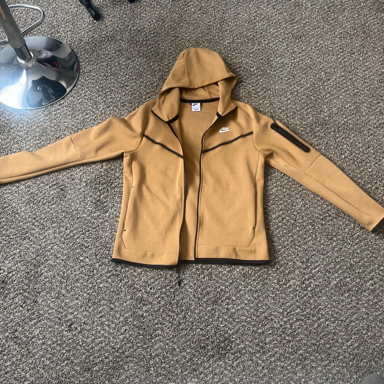 Nike Men's Cream Jacket | Depop