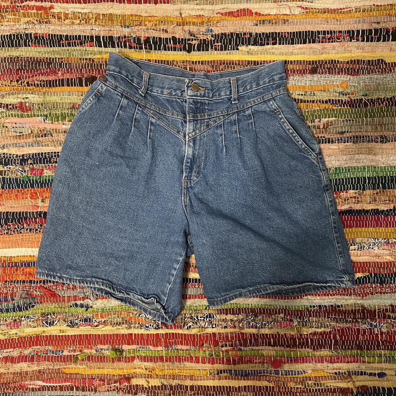 chic pleated high waisted jorts. women’s 14 #jorts - Depop