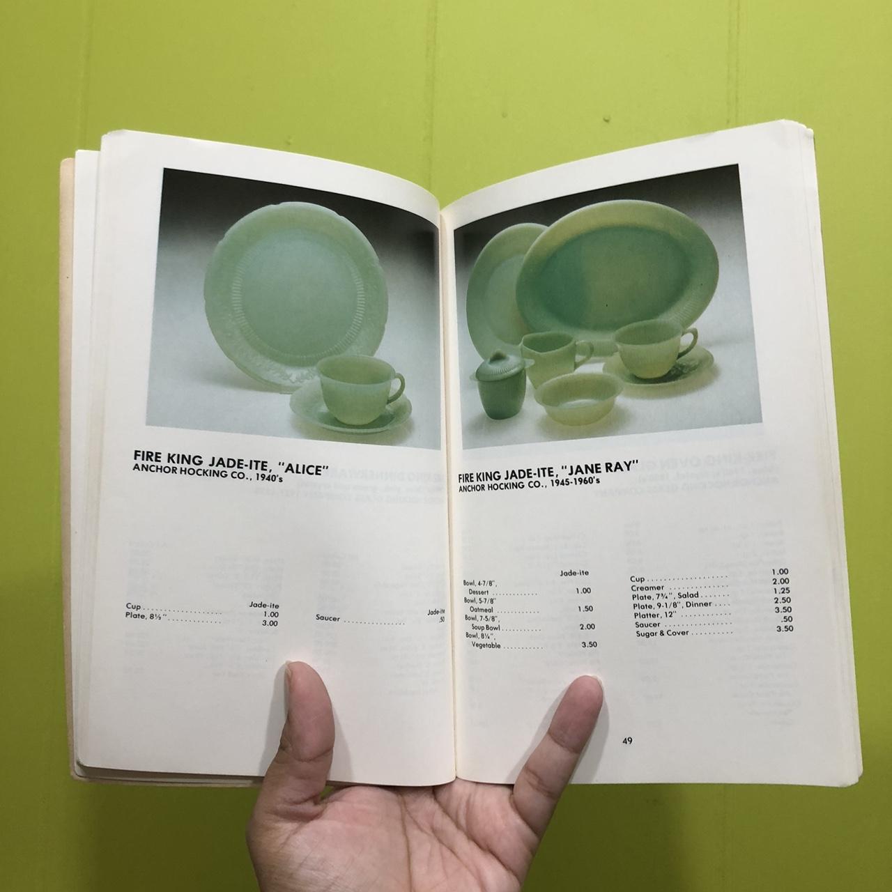 Pocket Guide to Depression Glass, 3rd Edition by... - Depop