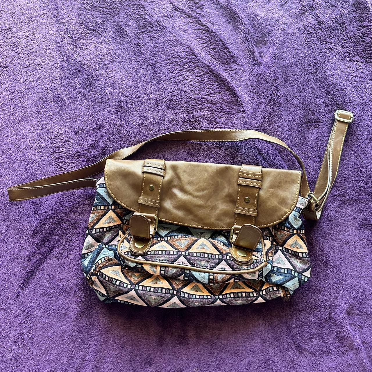 asymmetrical design small messenger bag - Depop