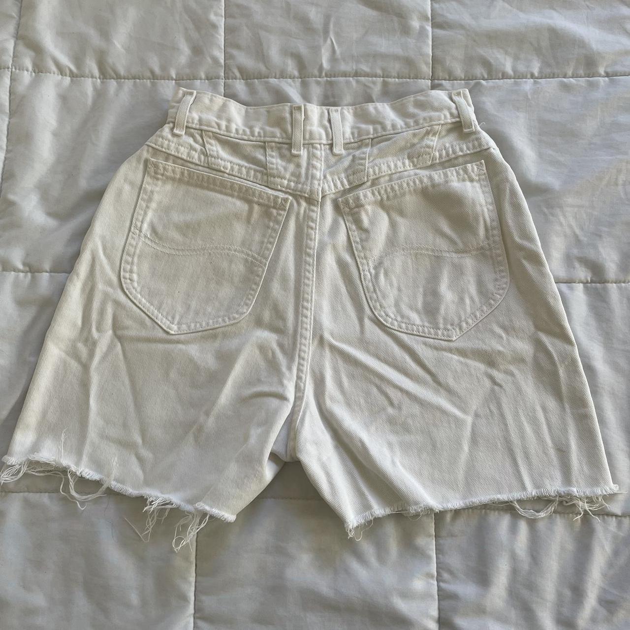 Vintage white lee shorts! Says a size 8, but I think... - Depop