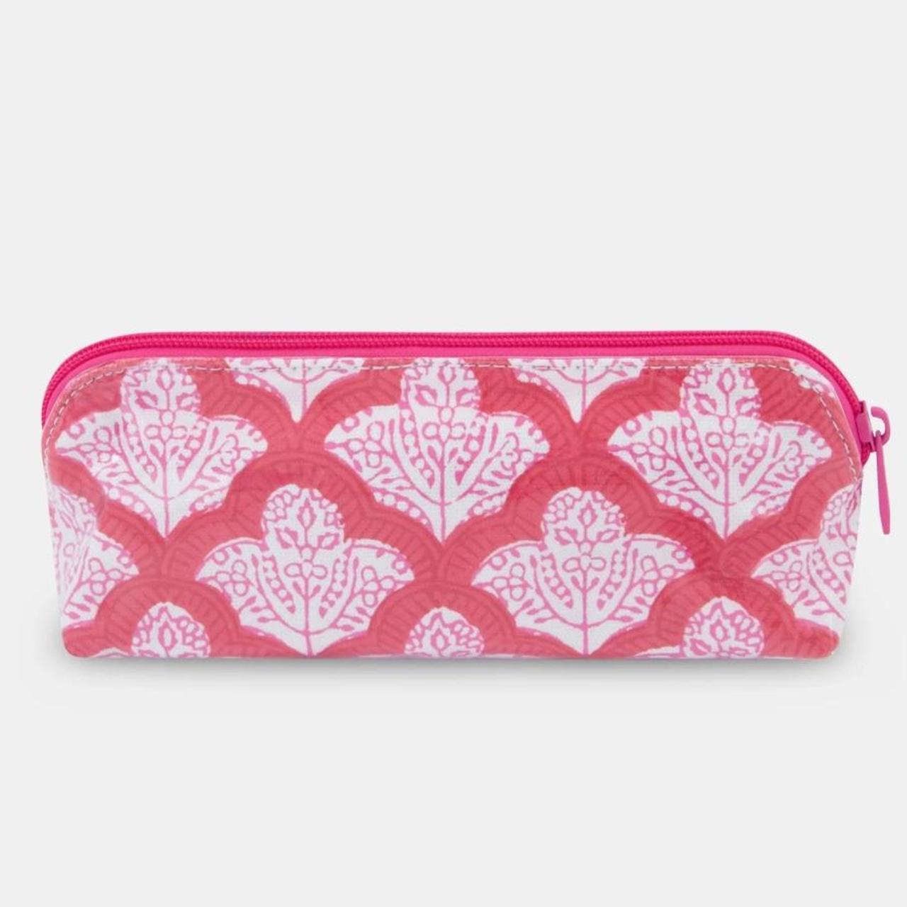 Roller rabbit jemina print • larger one fits... - Depop