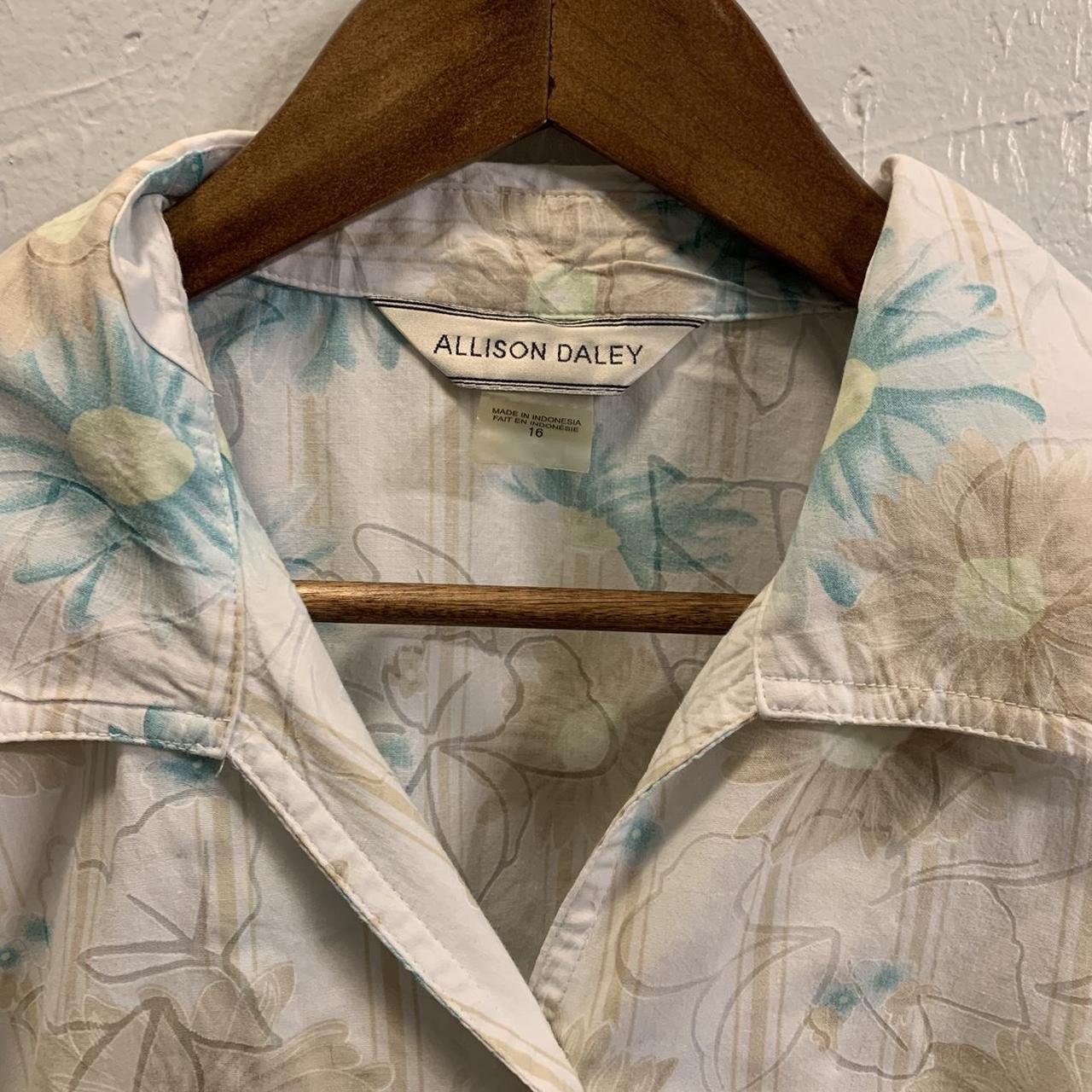 Allison Daley Top Hawaiian SZ 16 Blue Floral Print... - Depop