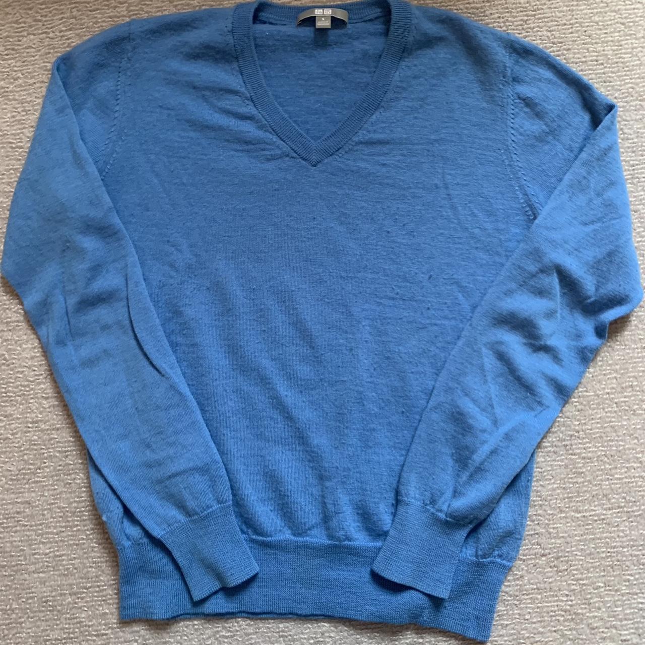 V neck blue sweater jumper from Uniqlo Small hole on... - Depop