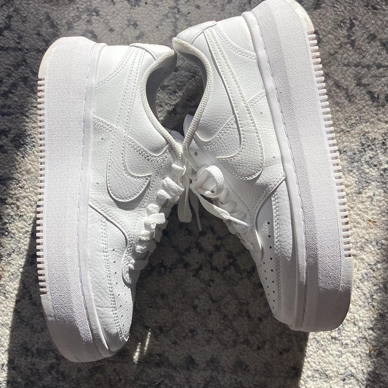 Nike Women's White Trainers | Depop