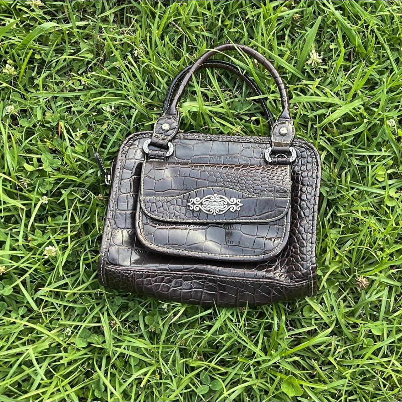 y2k purse comes with an un attachable shoulder... - Depop