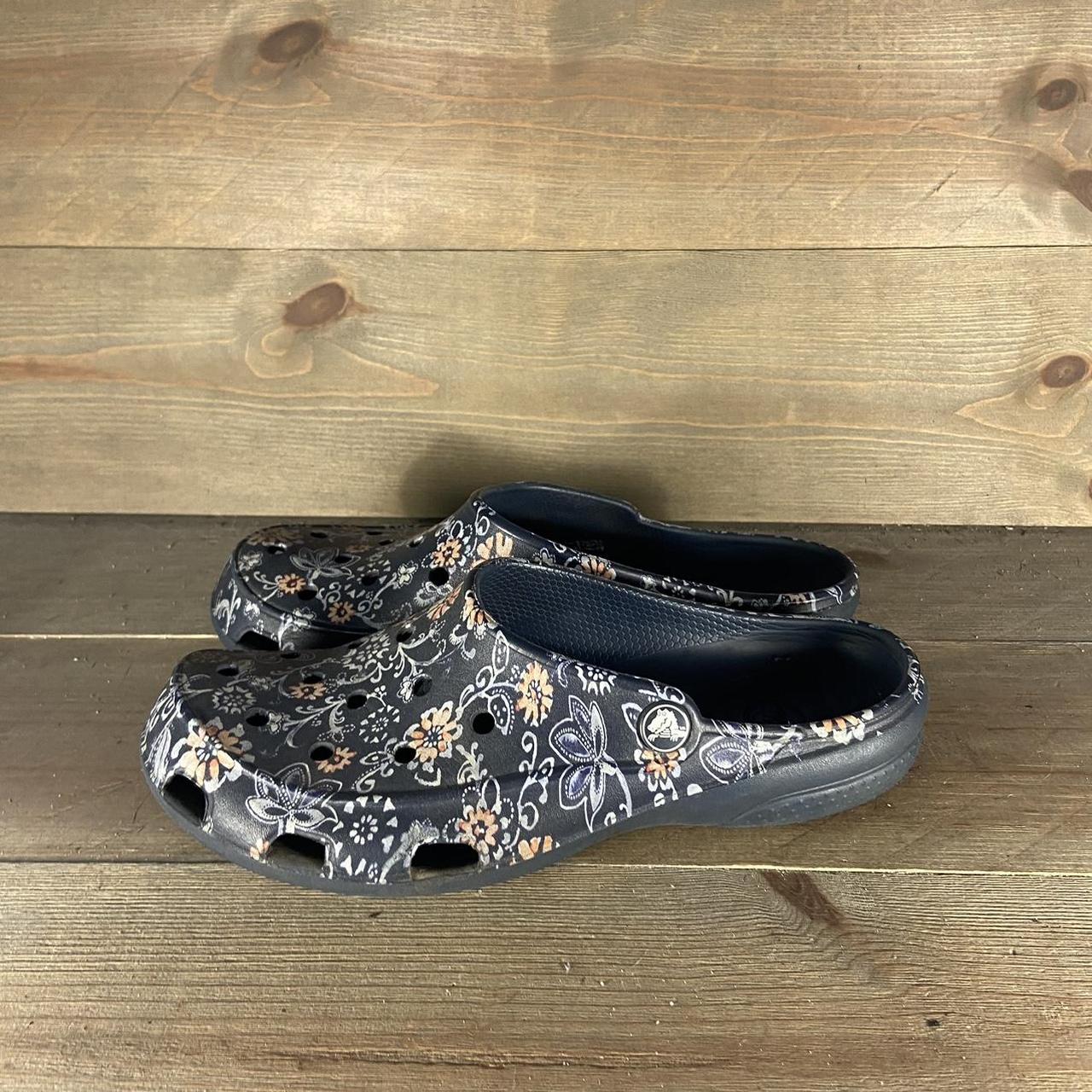 Crocs freesail womens size 8 sandals blue floral... - Depop