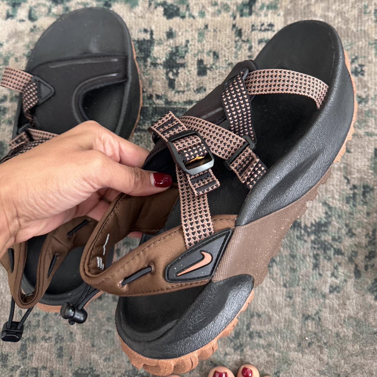 Women Size 7 Nike sandals Mint condition good for... - Depop