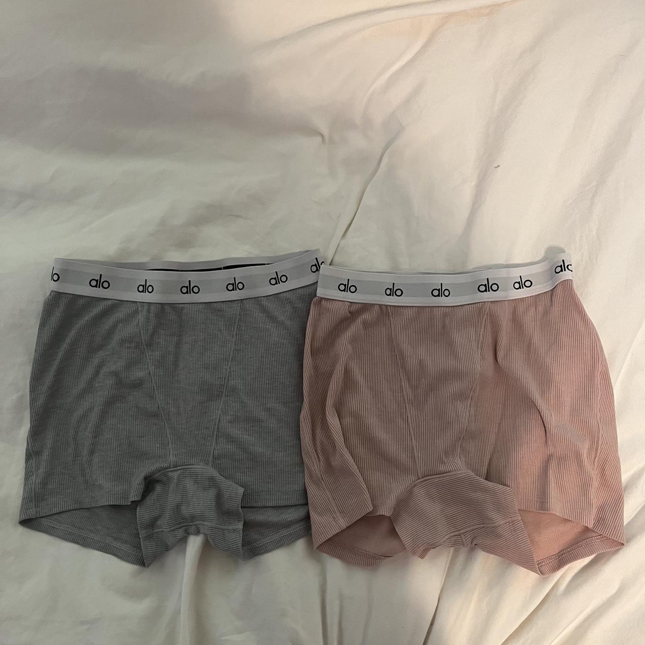 Alo Women's Shorts | Depop