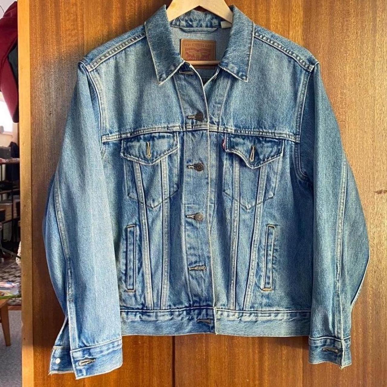 Levi denim jacket - size M - would fit 10/12, or... | Depop