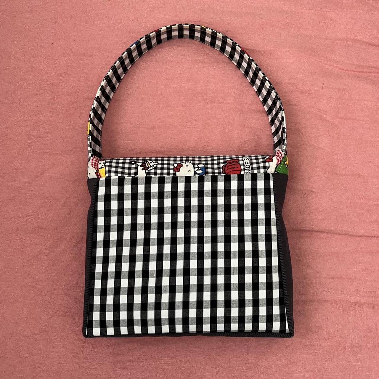 HELLO SISI hello kitty bag 🎀🍎 in perfect condition,... - Depop