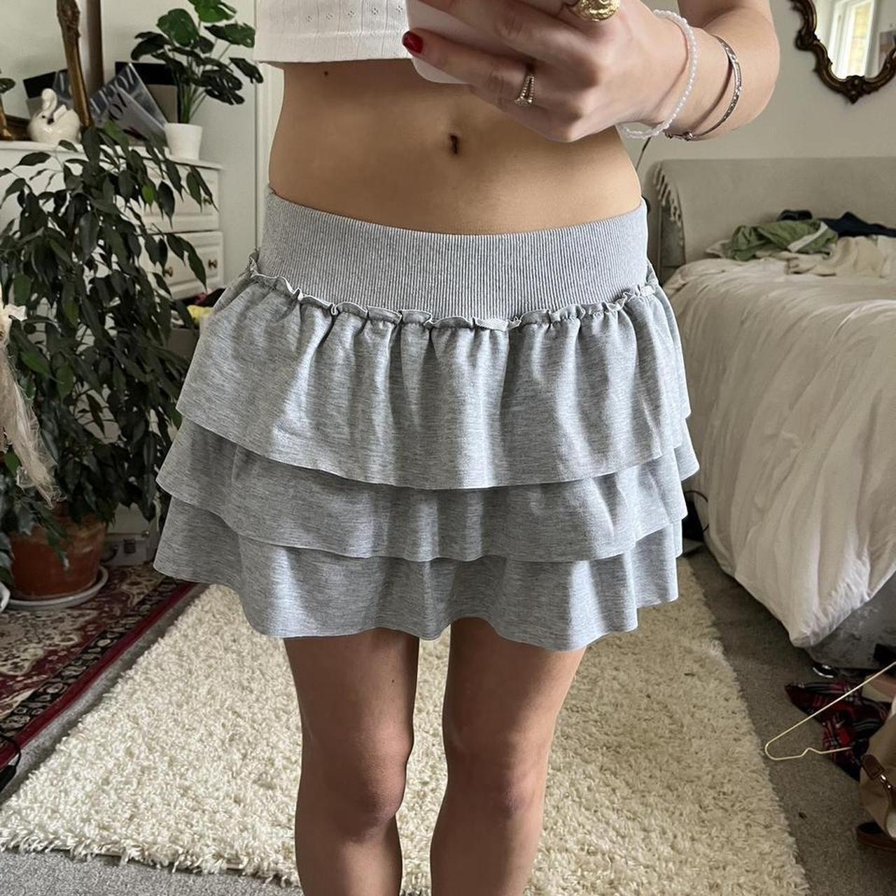 The cutest vintage grey ruffle skirt Stretchy... - Depop