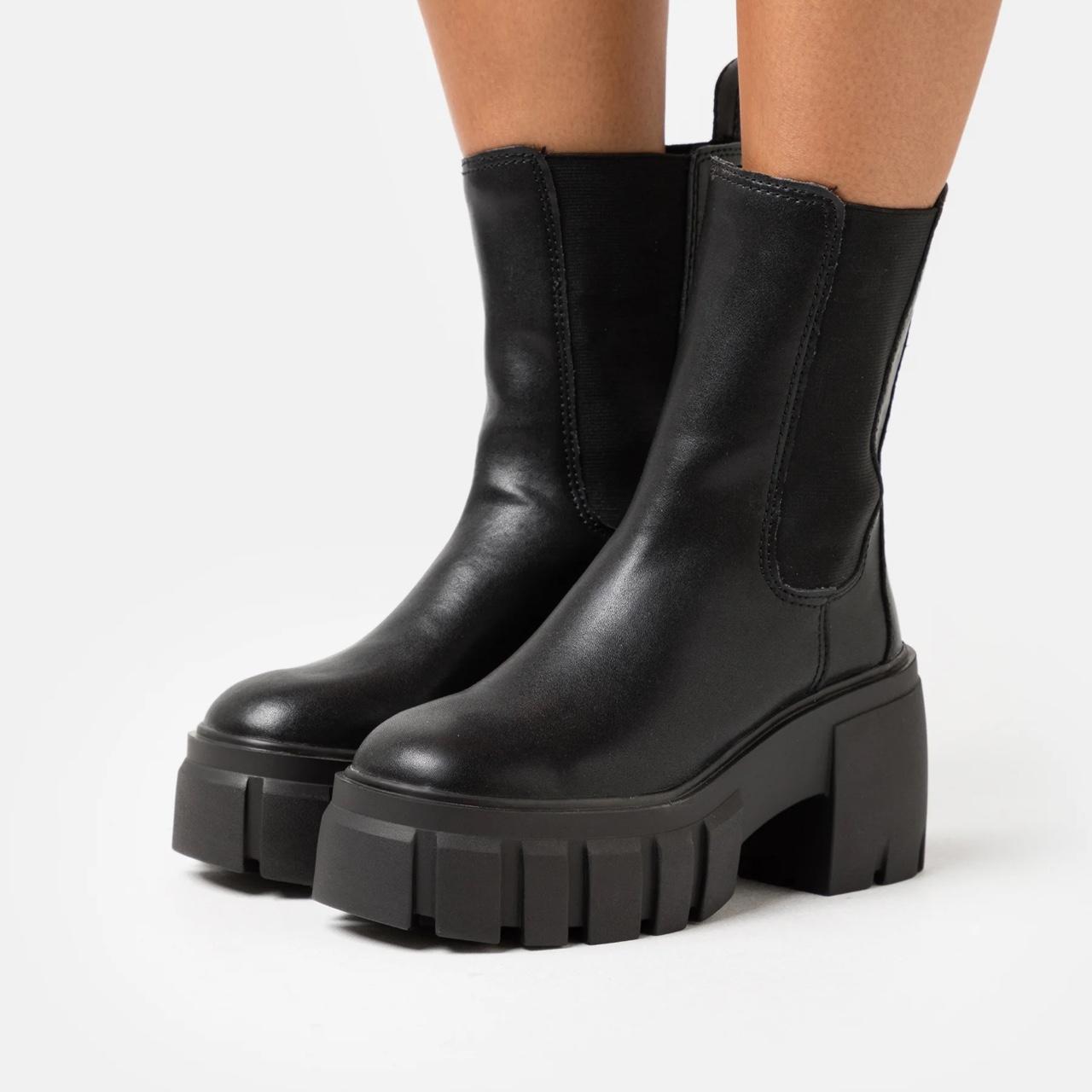 Steve Madden Ballistic Bootie flatform boots in... - Depop