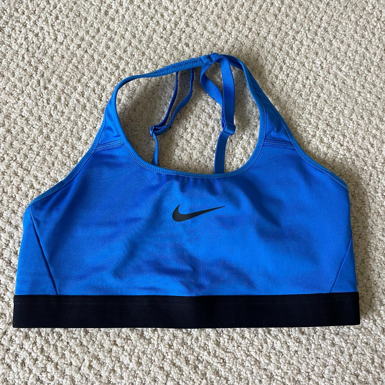Nike Cross-Back Sports Bra - Depop