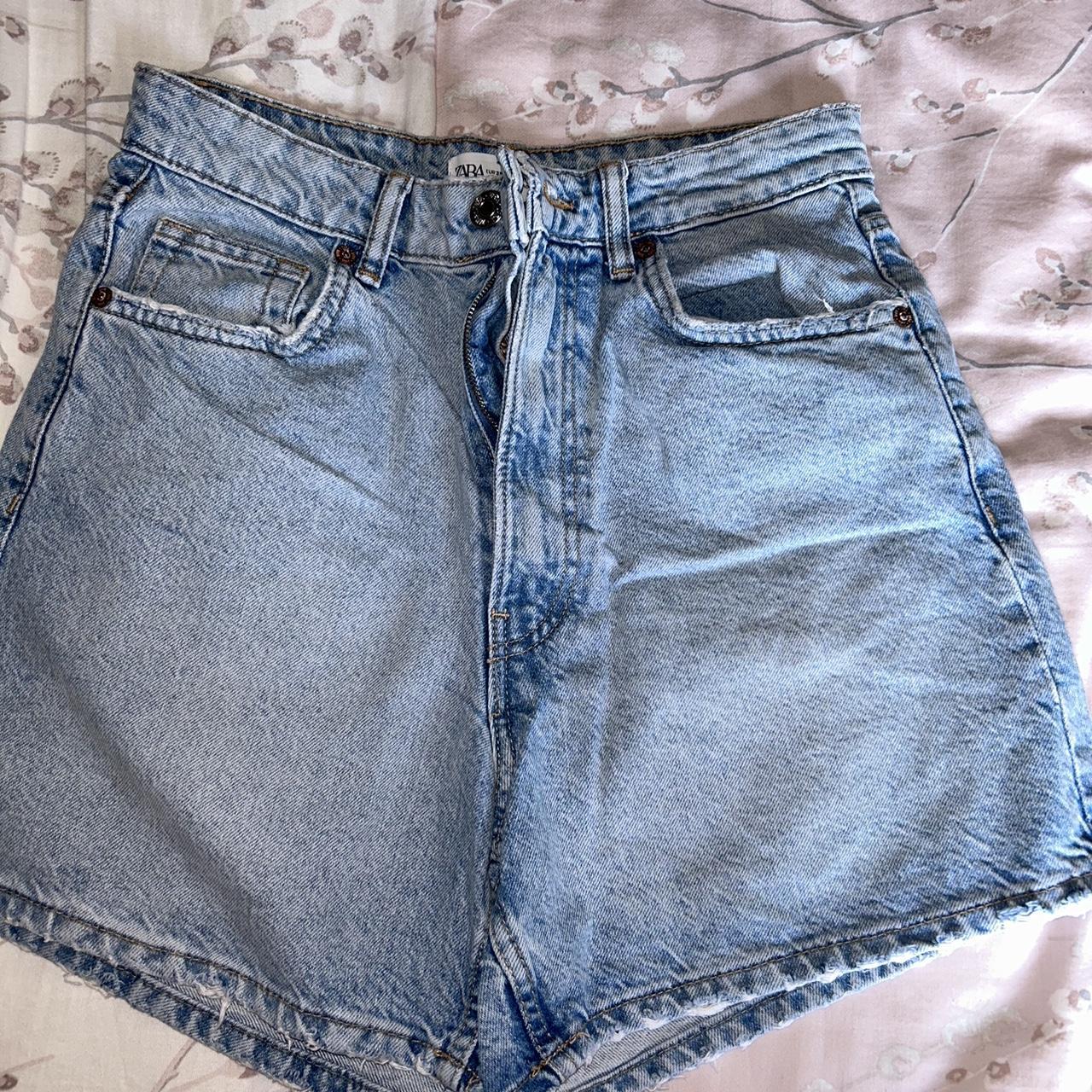 zara denim shorts fits size 8 - Depop