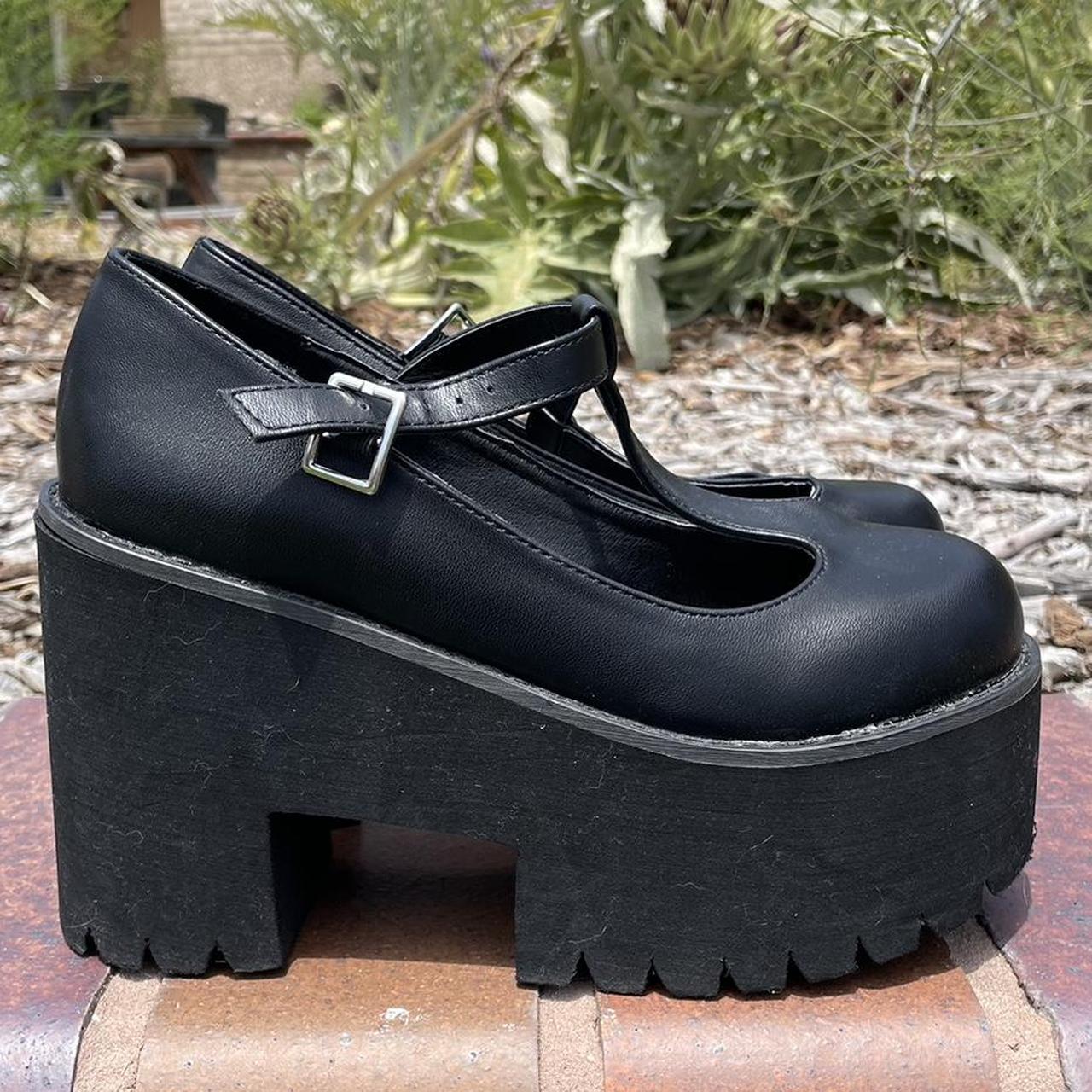 Size 7 black platforms 🖤 in great condition! Worn... - Depop