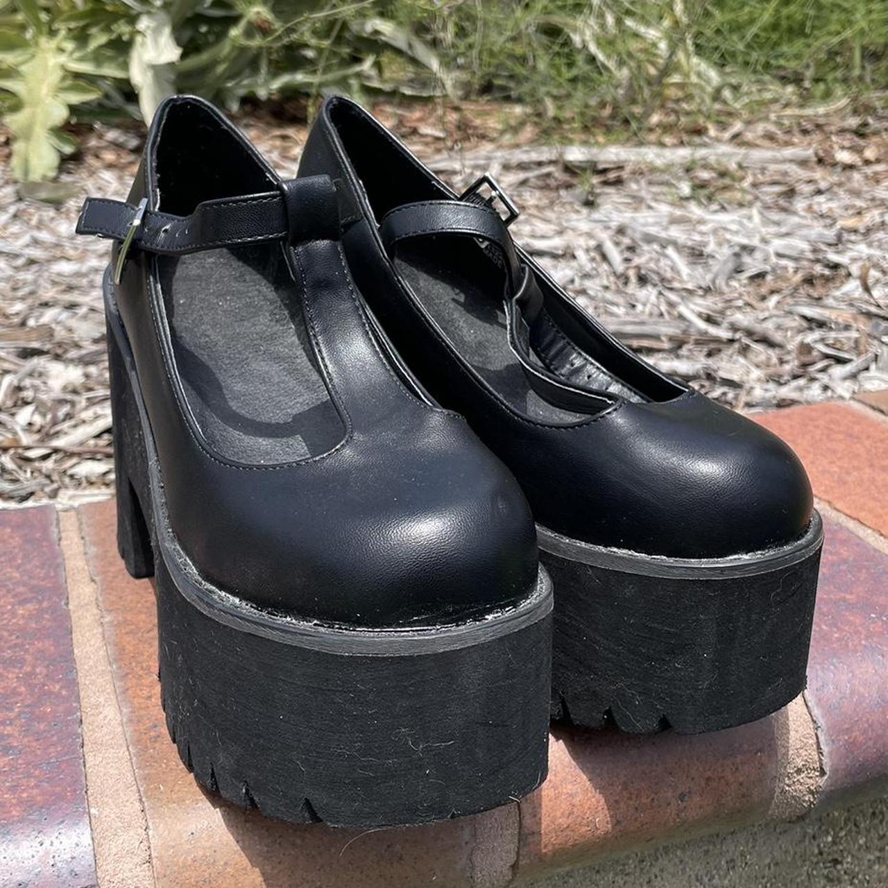 Size 7 black platforms 🖤 in great condition! Worn... - Depop