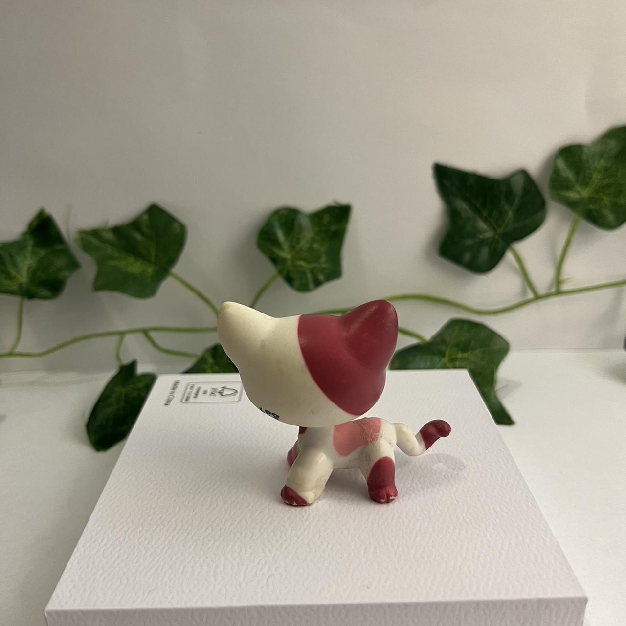 authentic lps shorthair with pink glittery eye (lps... - Depop