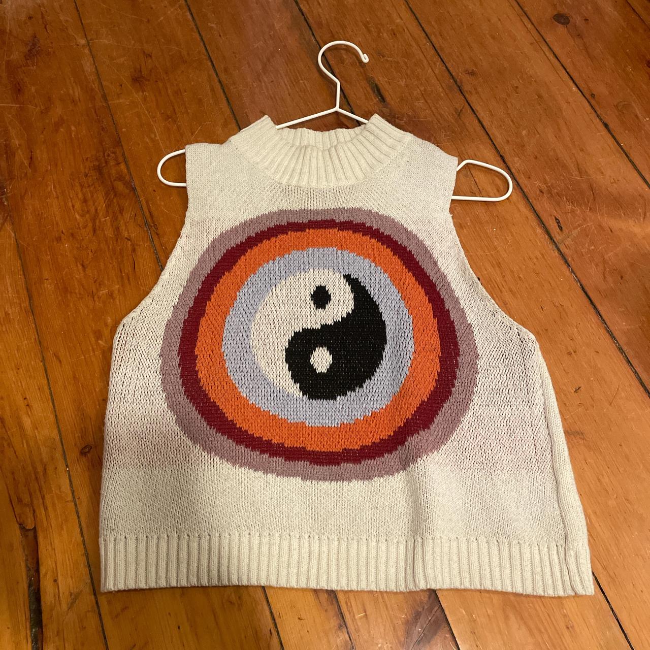 White and multi-coloured knitted vest Size M/L #vest - Depop