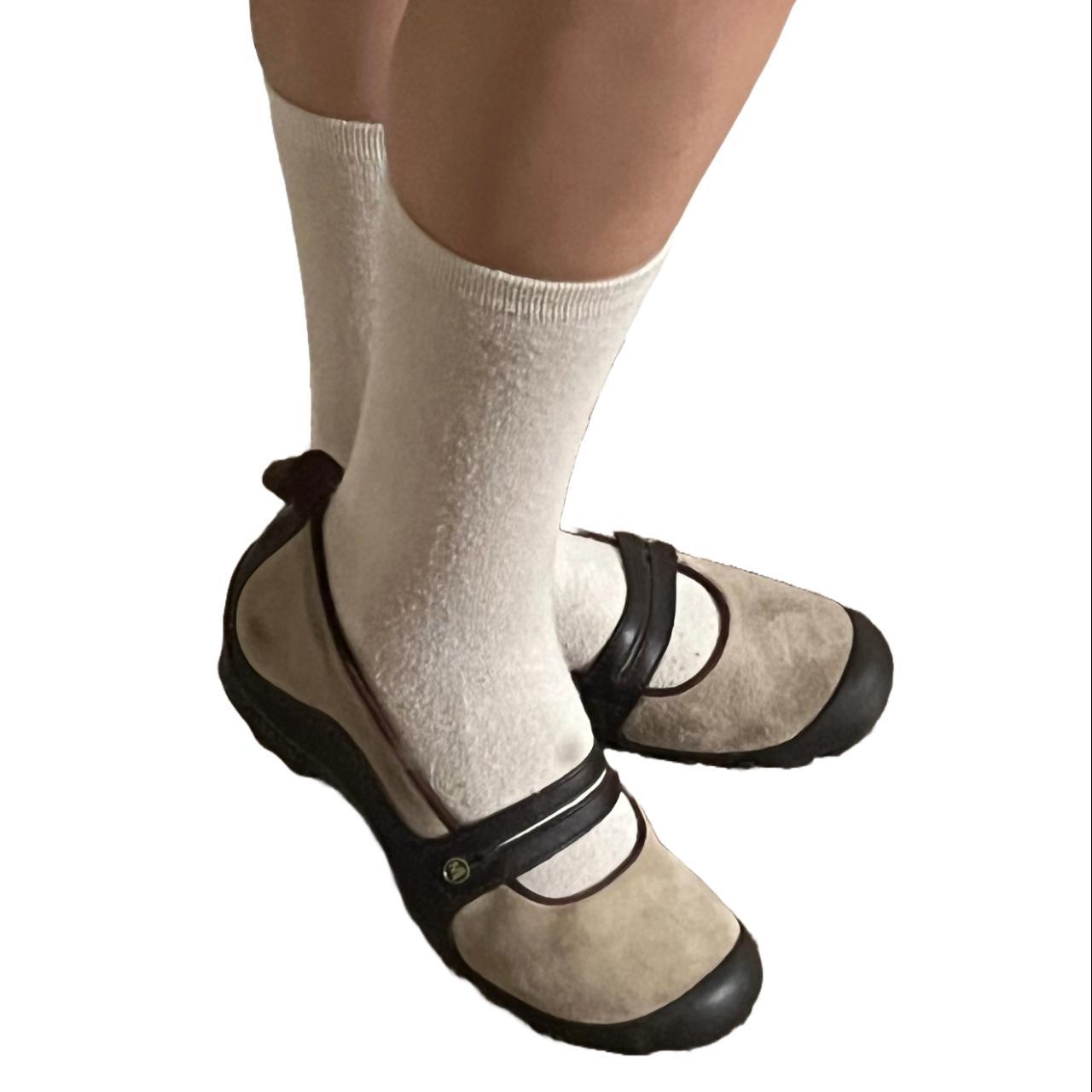 ︎ cute velcro-strap flats ︎ brand: Merrell ︎ size:... - Depop