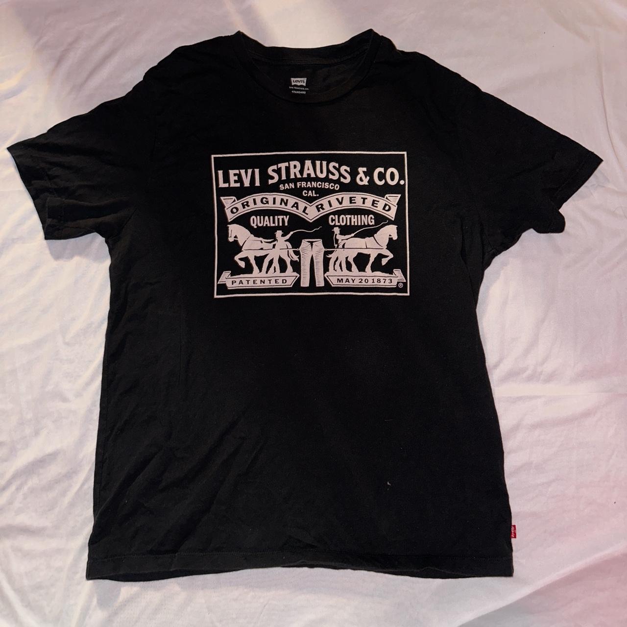 LEVI’s black tee Perfect simple tee for casual... - Depop