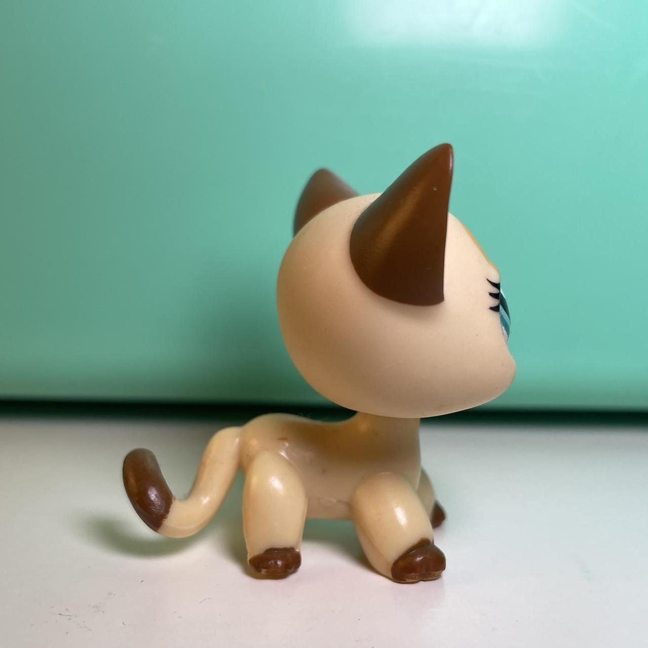 Littlest pet shop shorthair cat LPS #3573. Authentic... | Depop