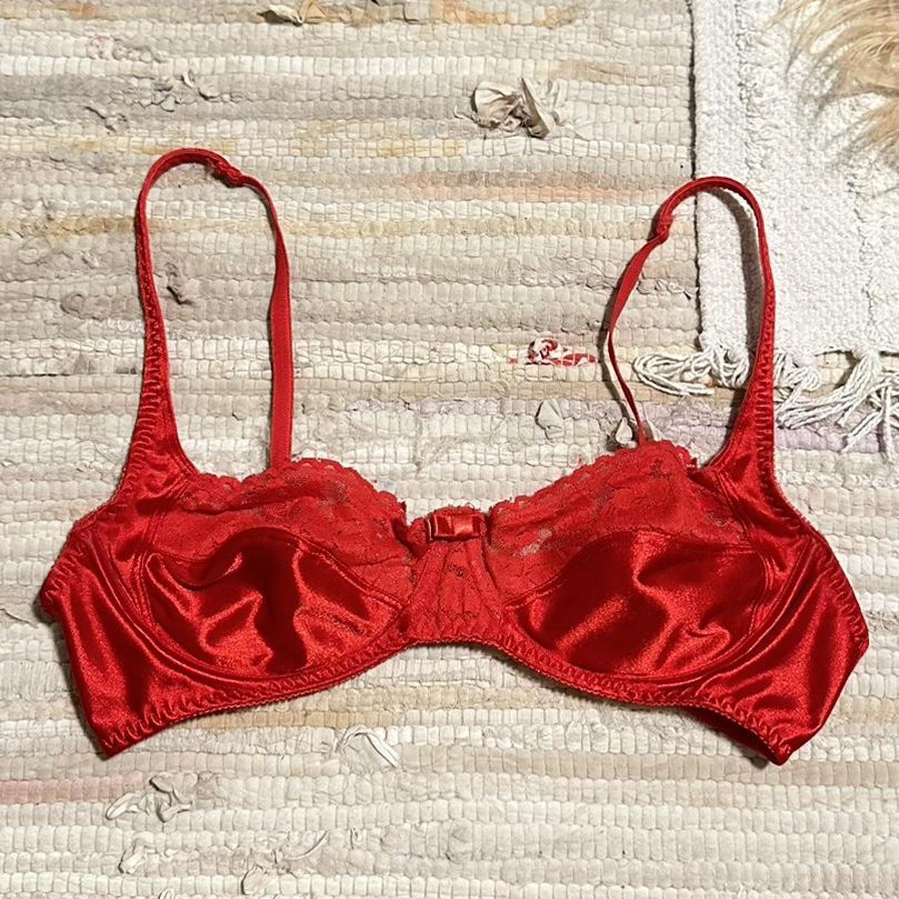 Vintage lace bra with bow detail size 34B so so... - Depop