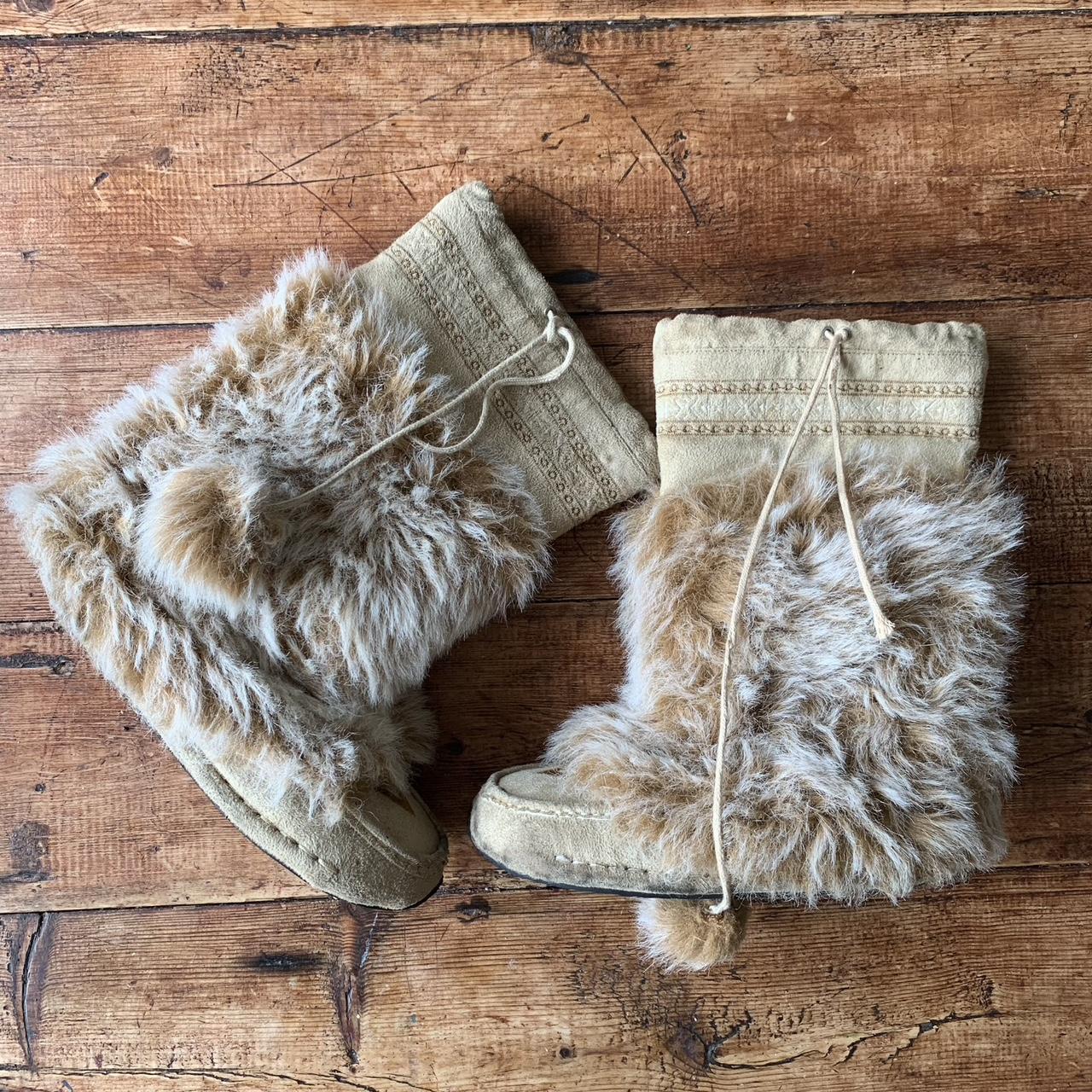 Vintage y2k furry yeti snow boots with faux suede -... - Depop